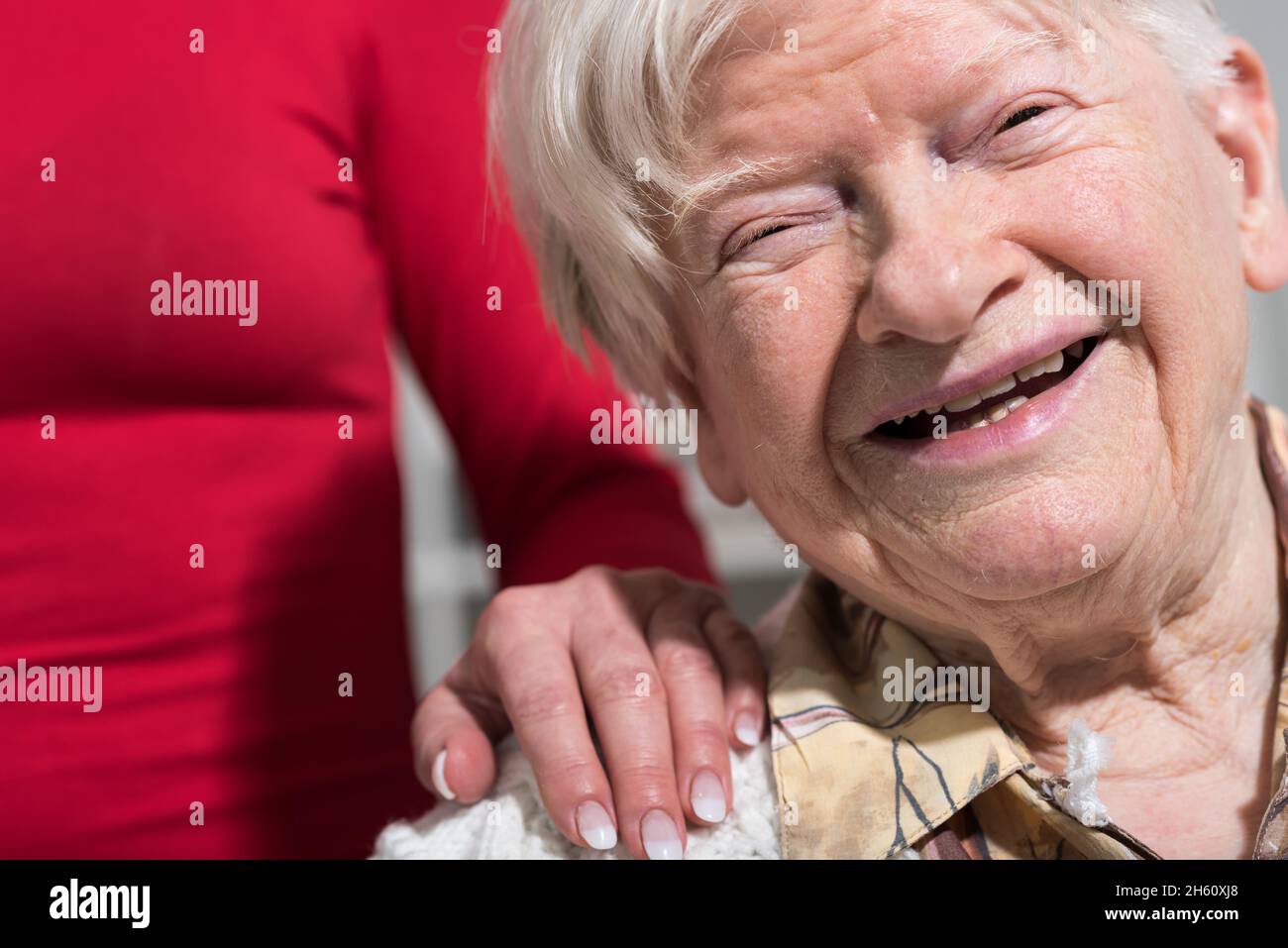 Woman hand shoulder comforting hi-res stock photography and images - Alamy