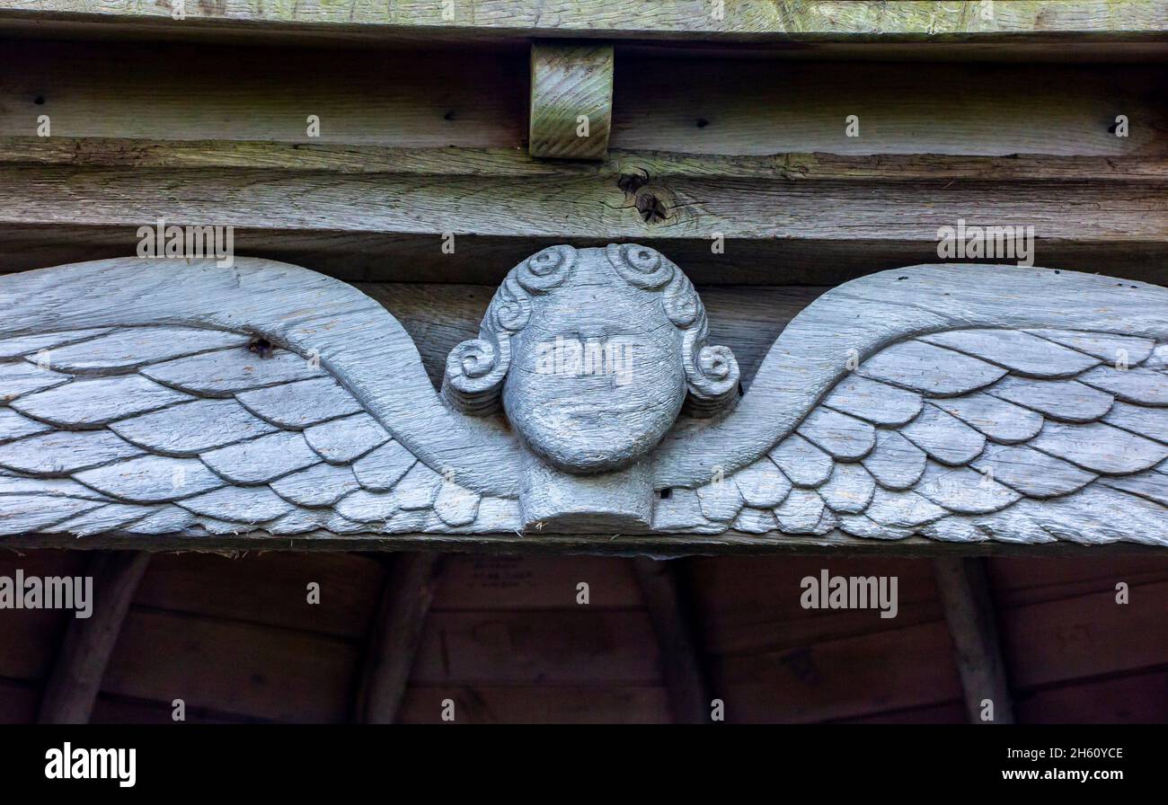 Angel’s Wings shelter on the South West Coast Path between Clovelly and ...
