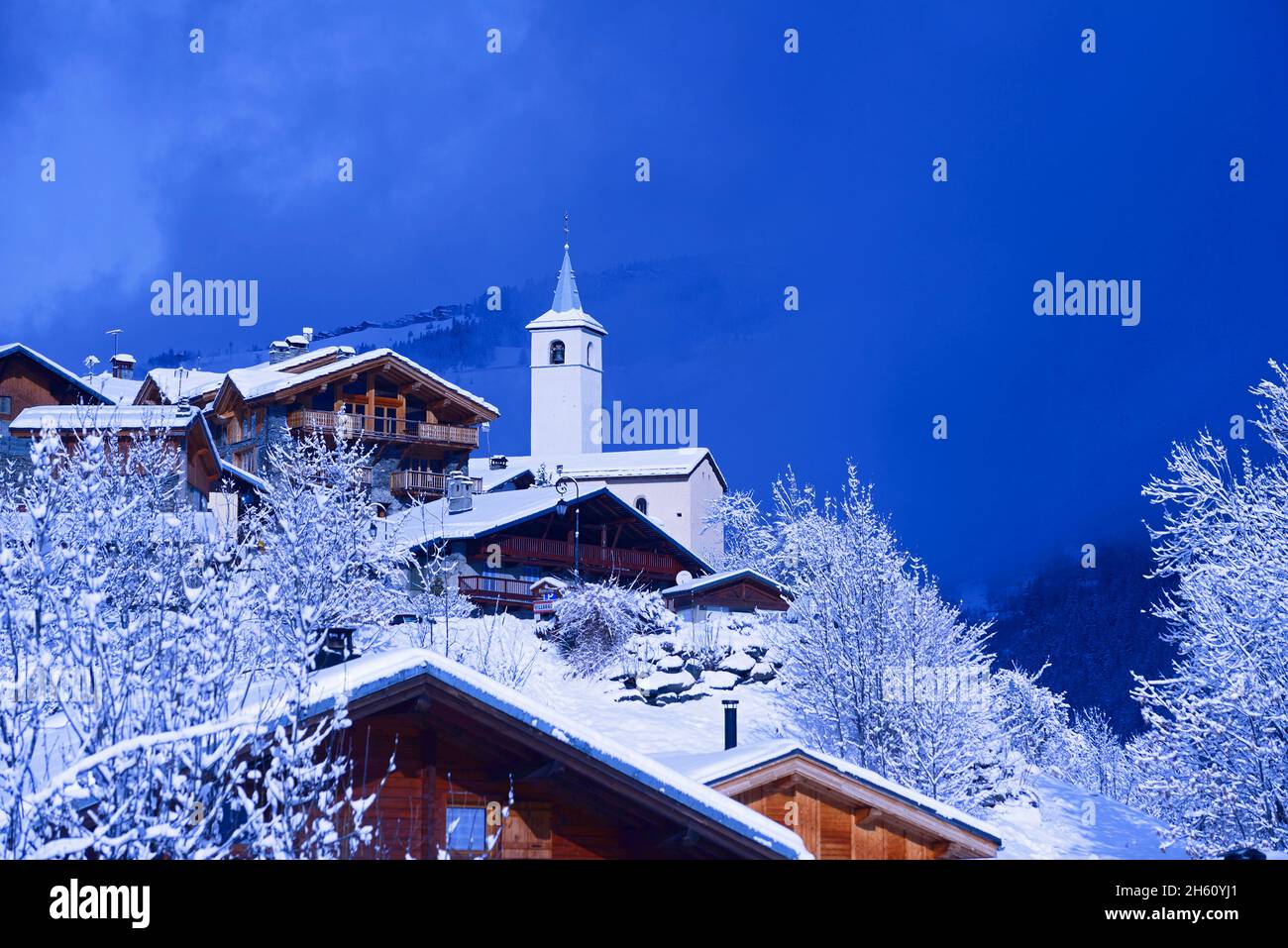 FRANCE, SAVOY (73) VILLAROGER, VILLAGE IN THE SKI AREA CALLED PARADISKI ...
