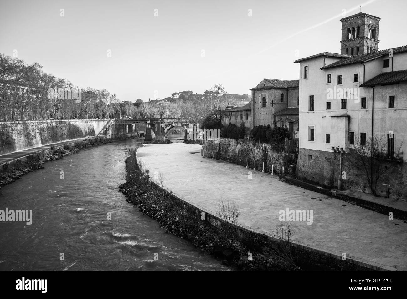 Cityscape church river in Black and White Stock Photos & Images - Alamy