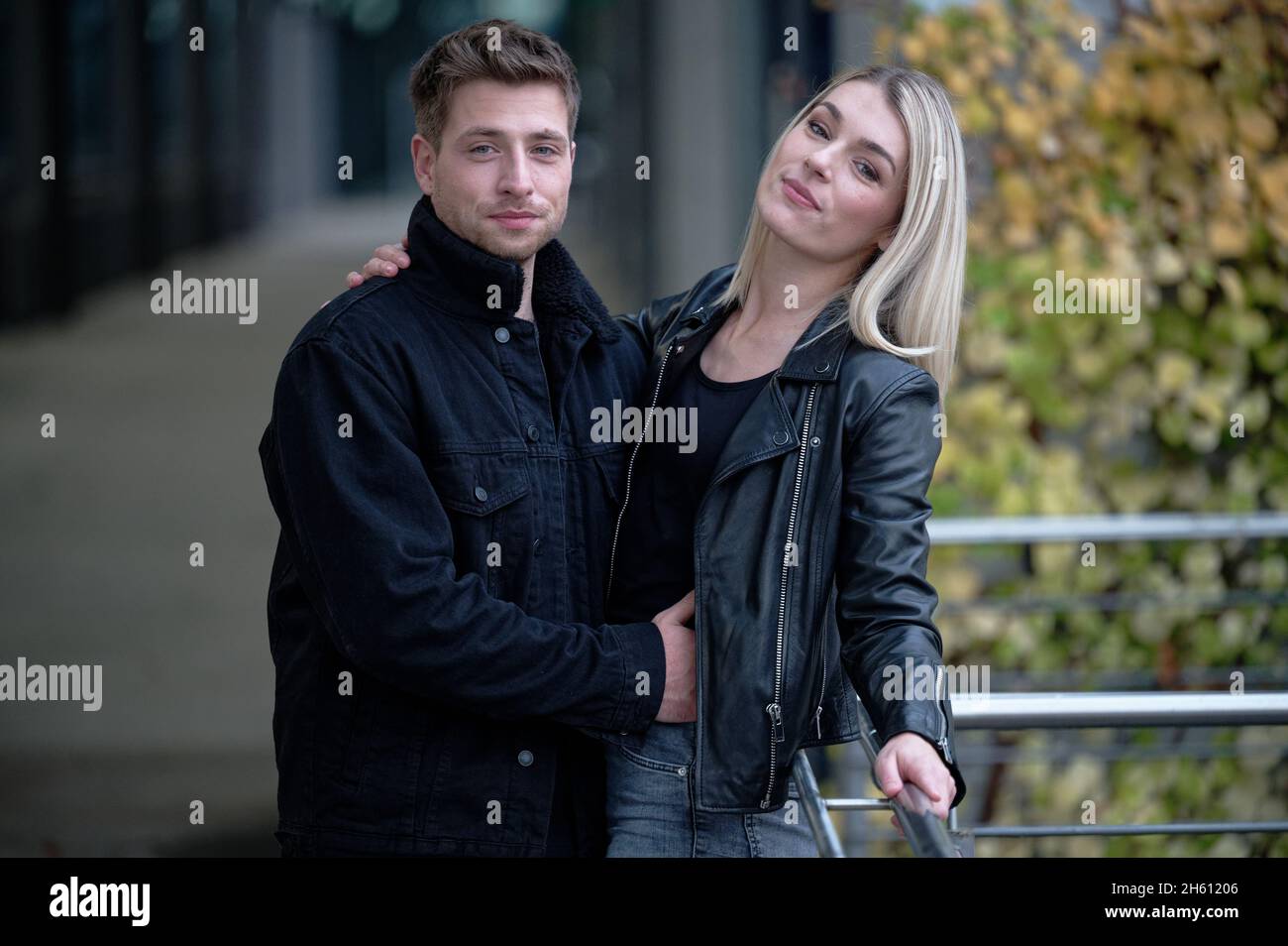 Cologne, Germany. 05th Nov, 2021. Actors Dominik Flade and Anna Karolin ...