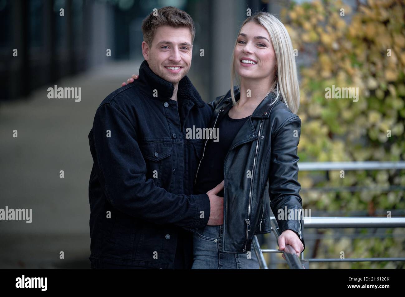 Cologne, Germany. 05th Nov, 2021. Actors Dominik Flade and Anna Karolin ...