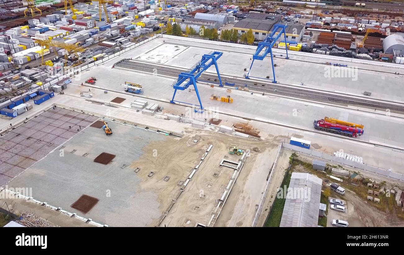 Top view containers factory hi-res stock photography and images - Alamy