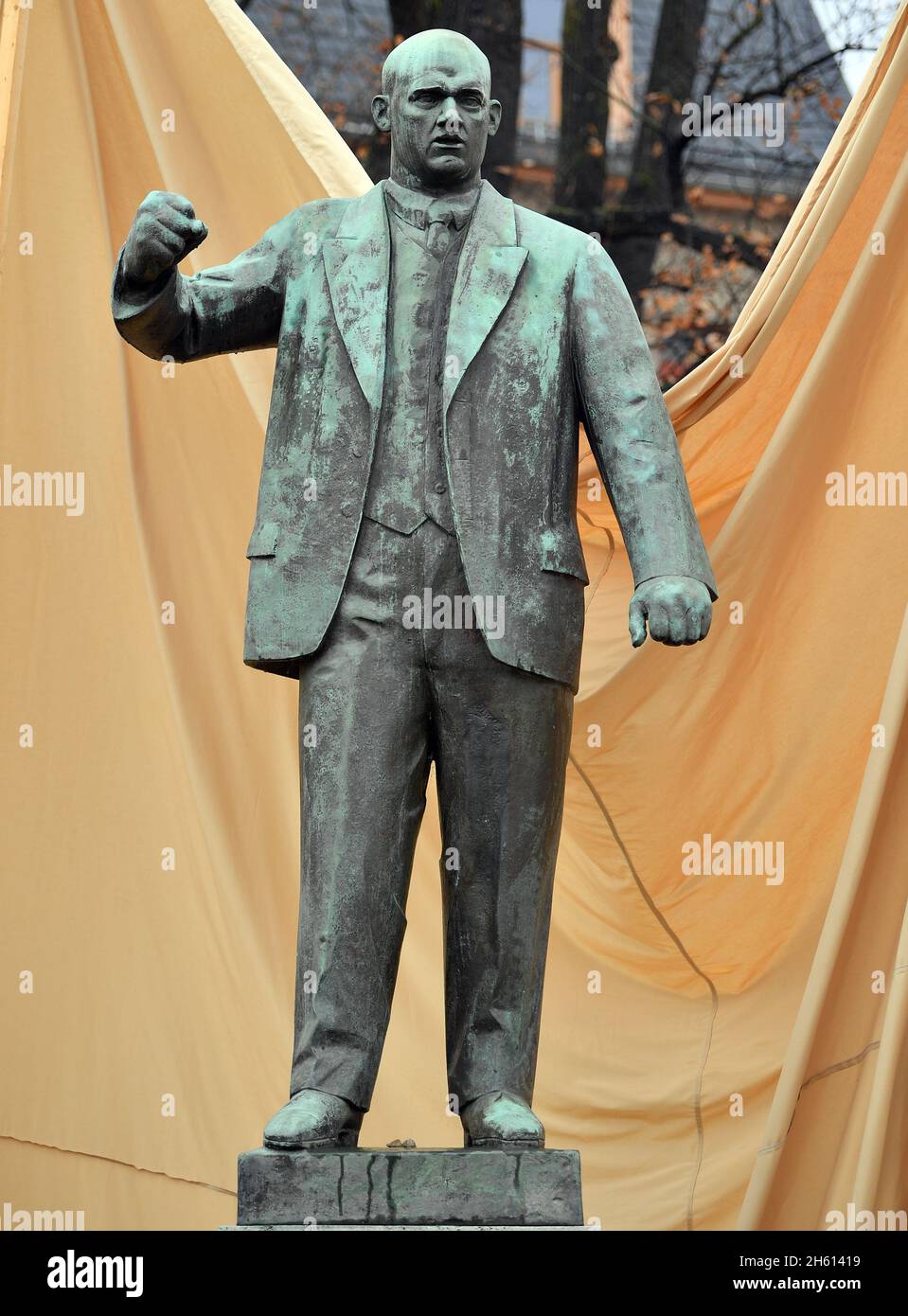 Weimar, Germany. 12th Nov, 2021. A monument to KPD leader Ernst ...