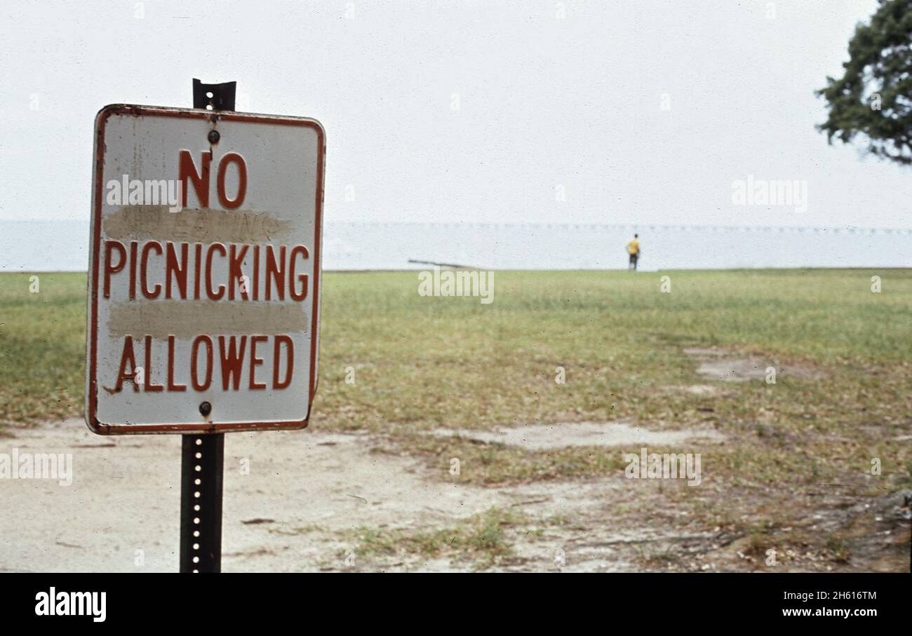 Louisiana--Lake Pontchartrain, no picnicking sign ca. August 1972 Stock ...