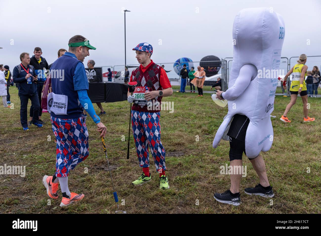 Fancy dress runners in various costumes ahead of the 2021 London ...