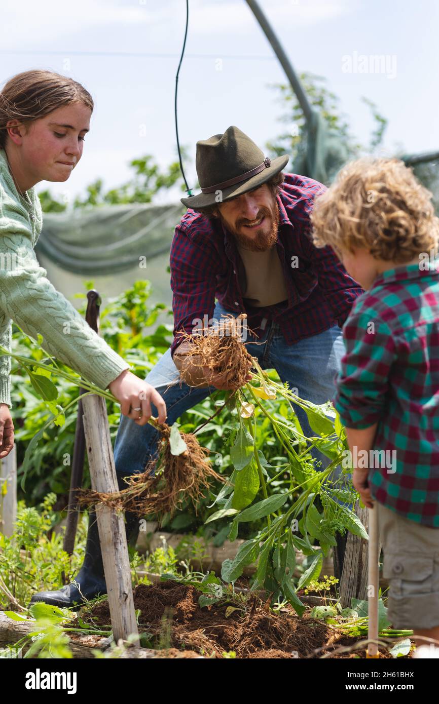 Young people farming hi-res stock photography and images - Alamy