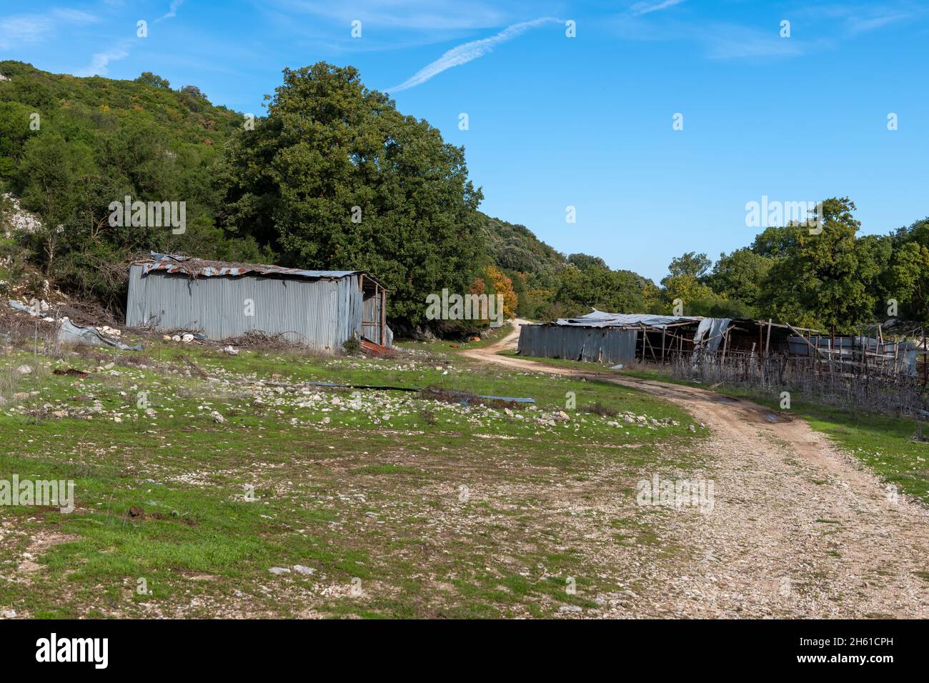 Poor construction hi-res stock photography and images - Alamy