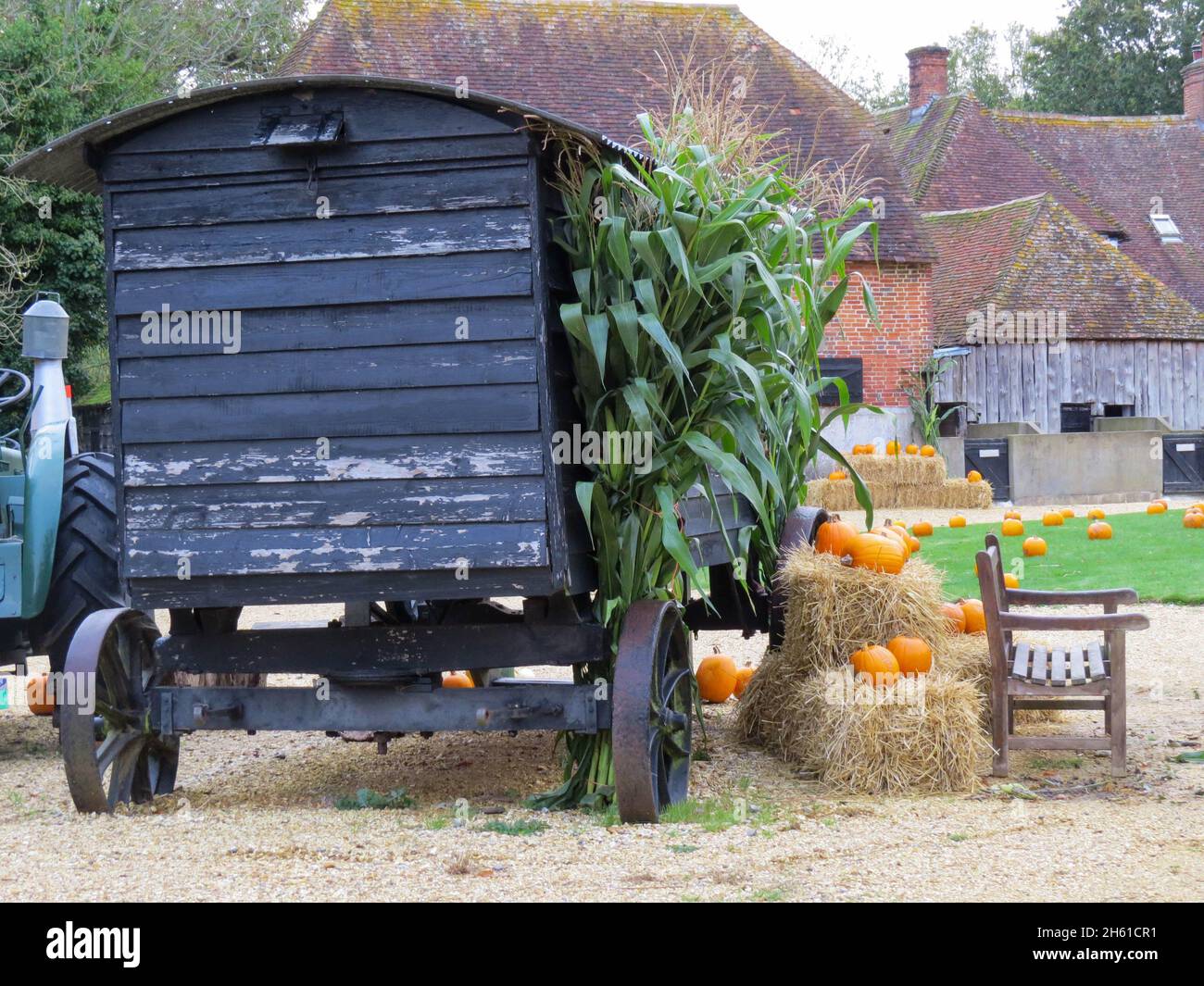 Old shepherds hut hi-res stock photography and images - Alamy