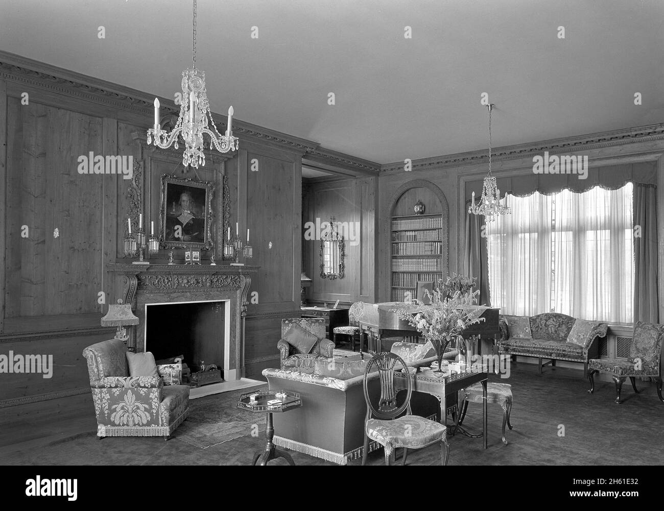 1920s Housing - Interior of a luxury residence in Sterlington, New York ...