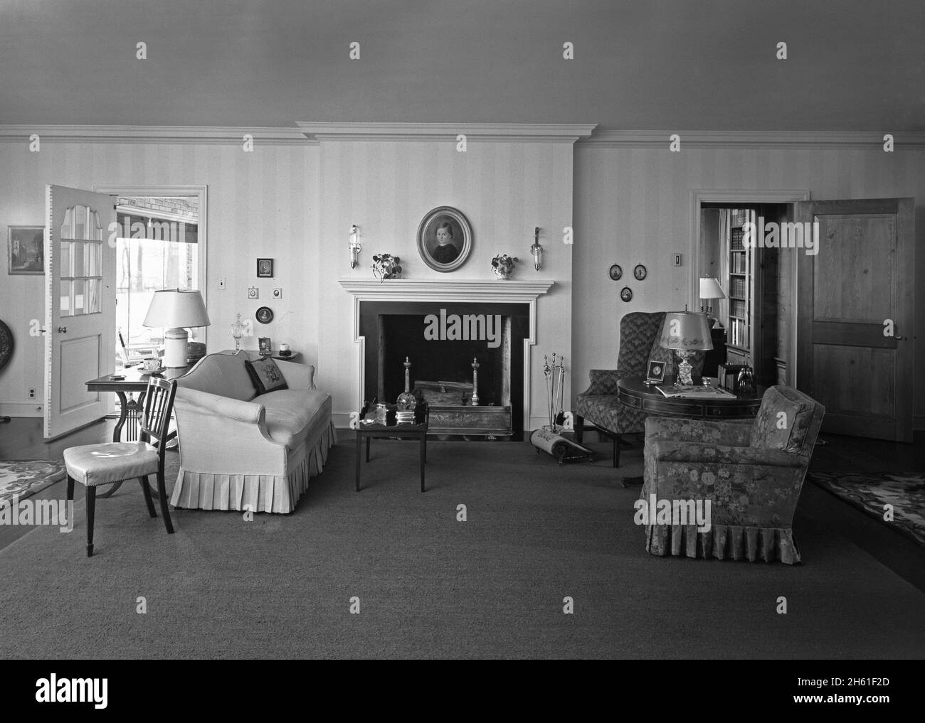 1940s Housing - Interior of a luxury residence in Manitowoc, Wisconsin ...