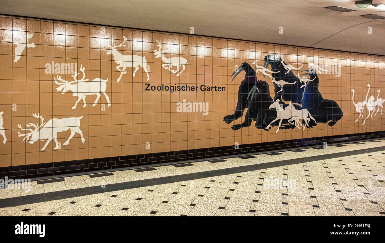 Zoologischer Garten U-bahn Underground Railway station interior in ... Zoologischer Garten U-bahn Underground Railway station interior in ...