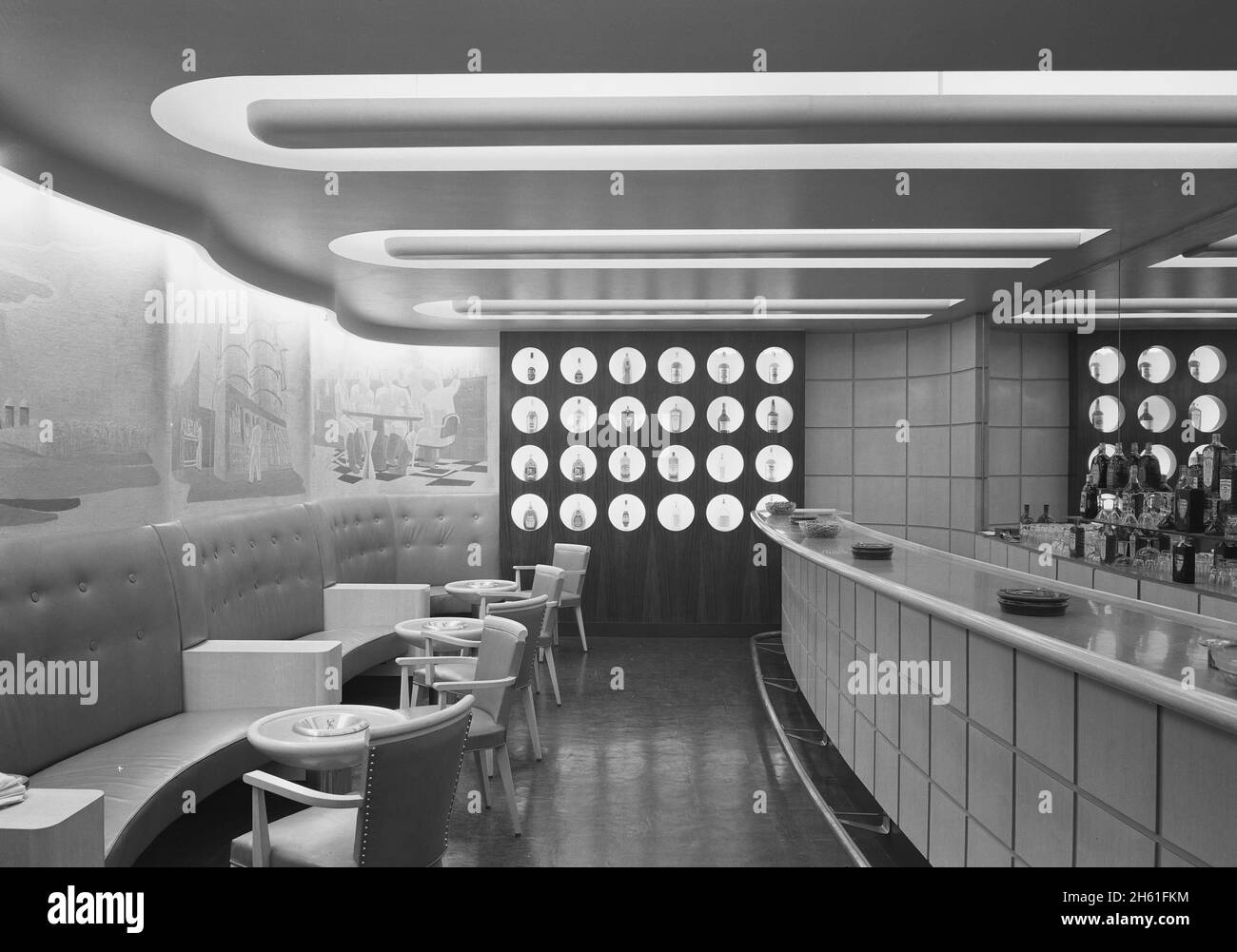 Seagram's Distillers Corp., Chrysler Building, New York City; 1939 ...