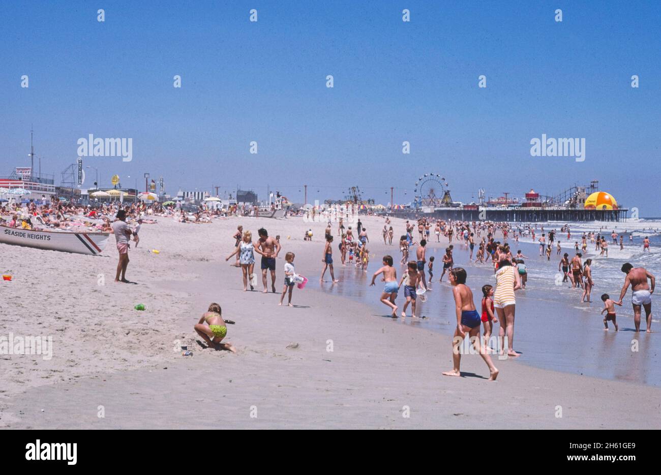 1970s beachgoers hi-res stock photography and images - Alamy