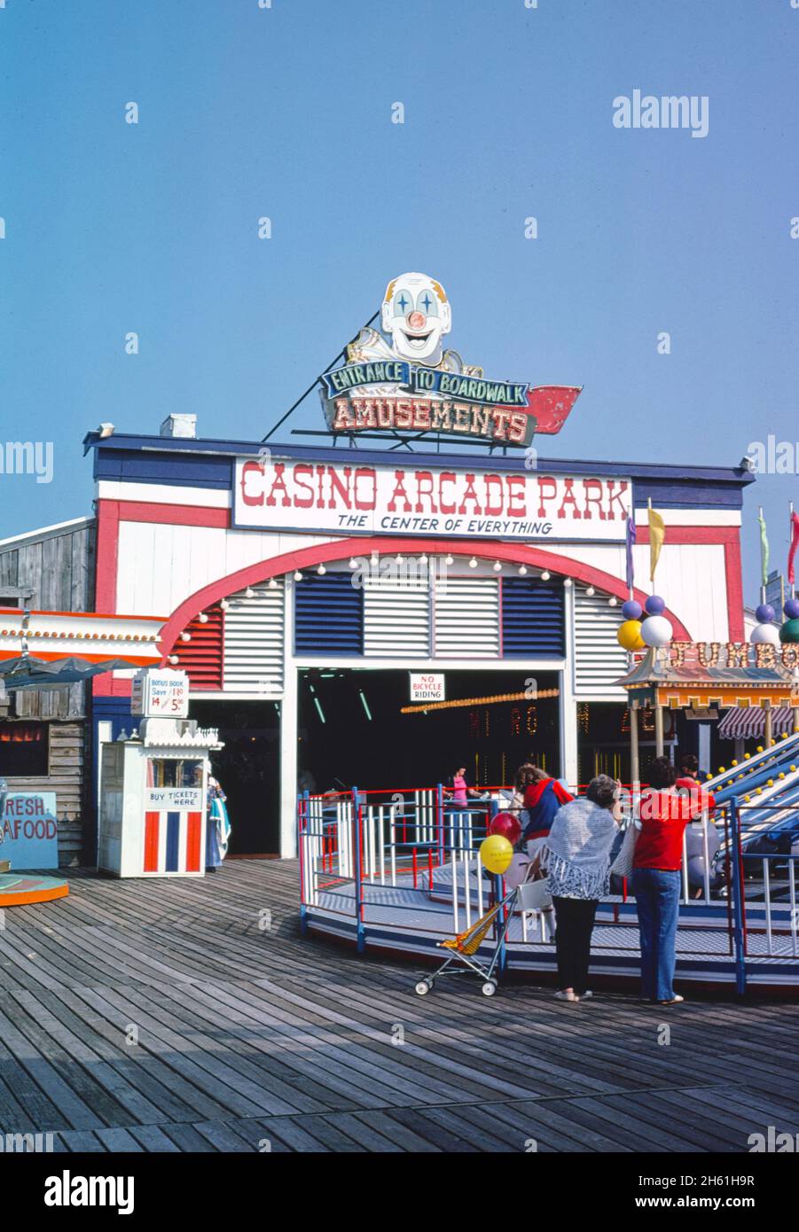 1970s arcade hi-res stock photography and images - Alamy