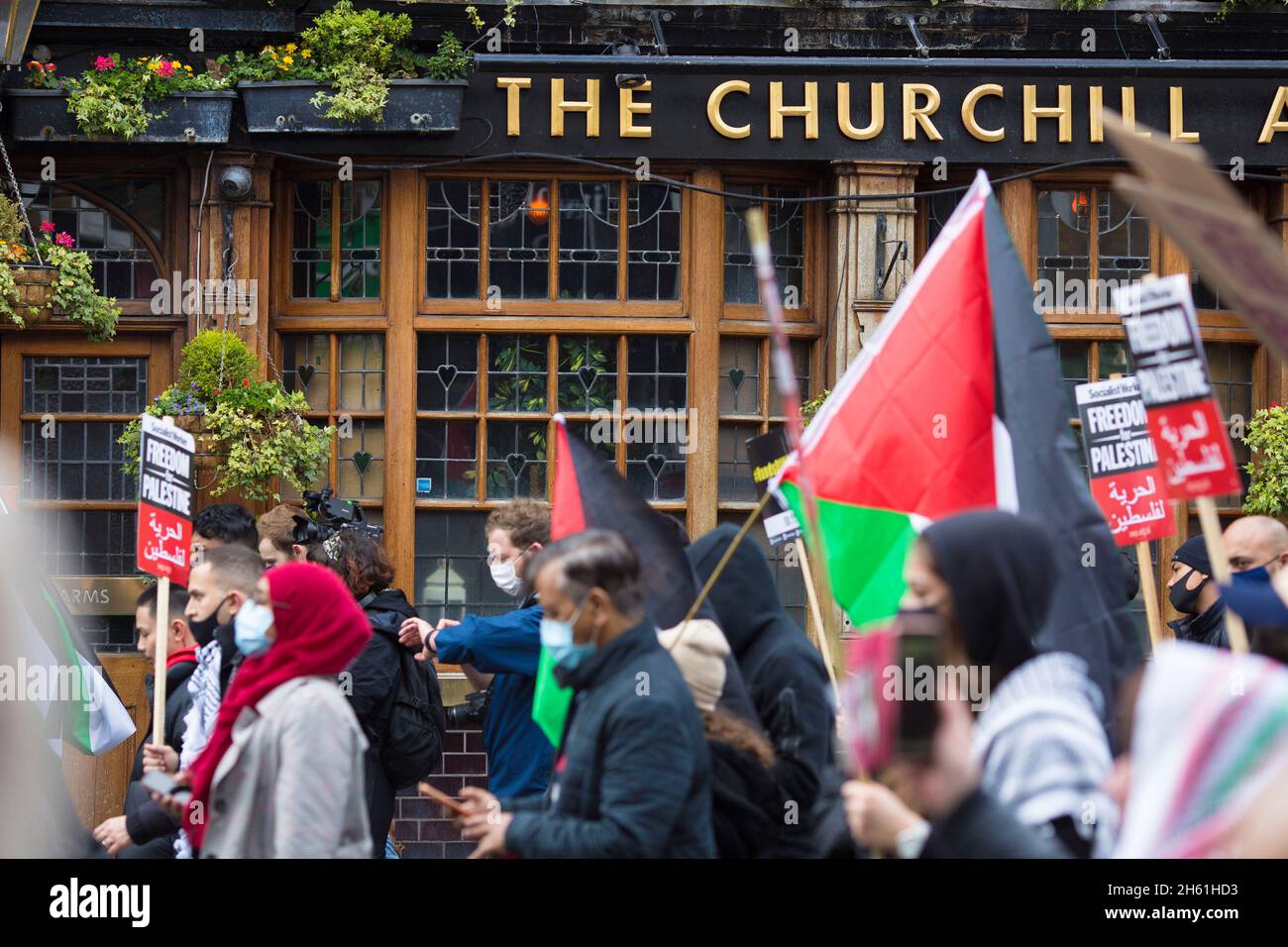 Protesters march towards the Israeli embassy in solidarity with the ...