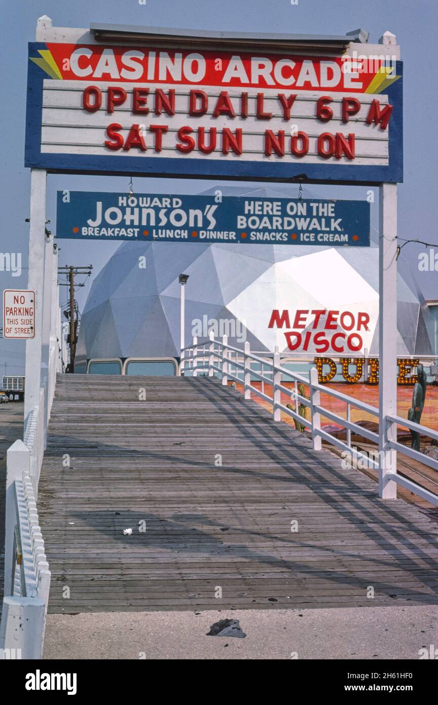 1970s arcade hi-res stock photography and images - Alamy