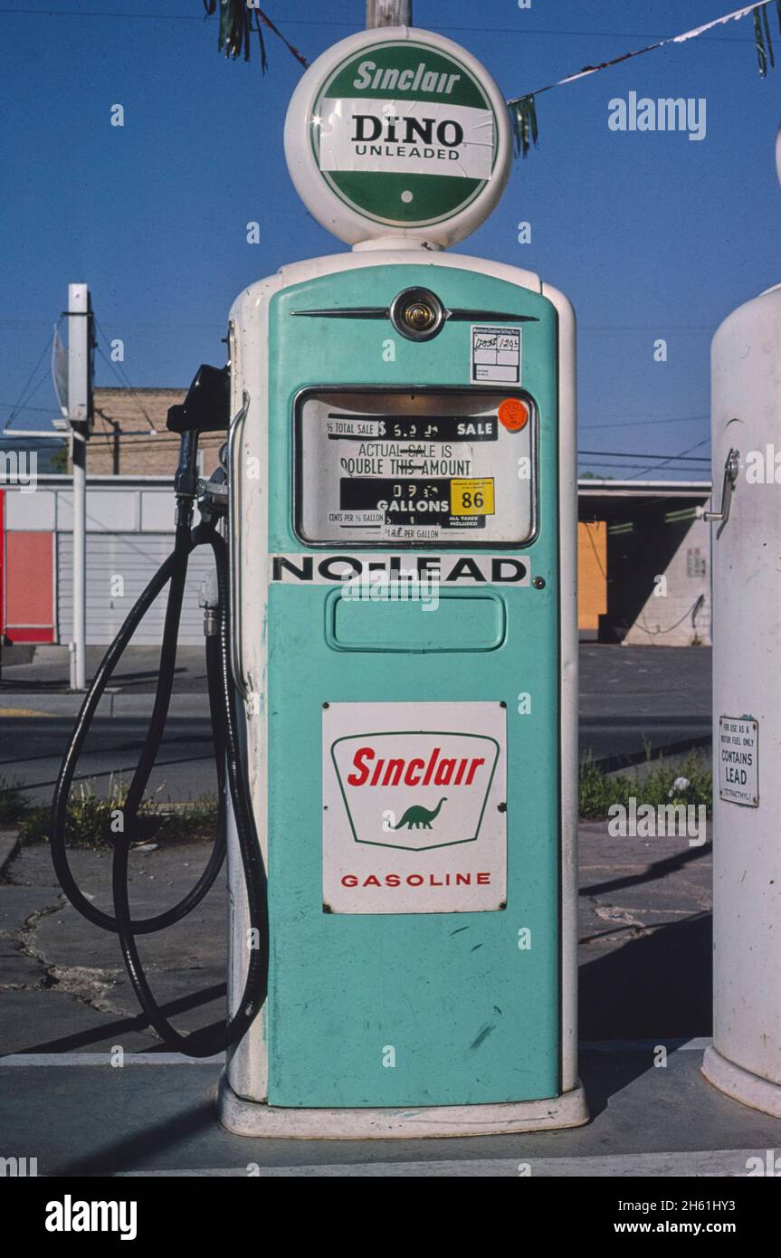 Sinclair gas pump, Main St, Pocatello, Idaho; ca. 1980 Stock Photo - Alamy