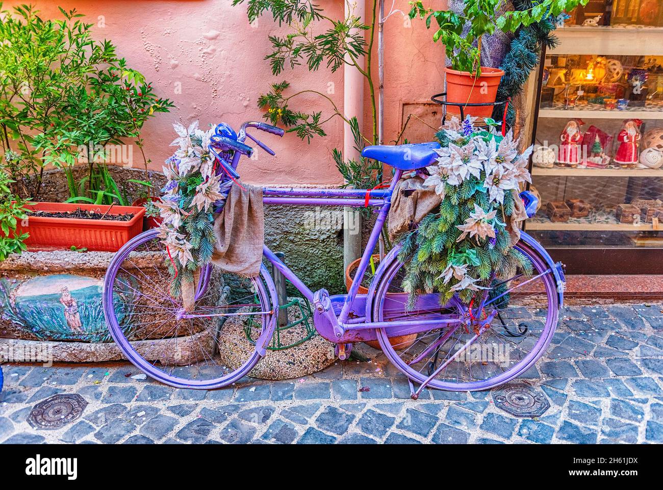 Decorated handlebar hi-res stock photography and images - Alamy