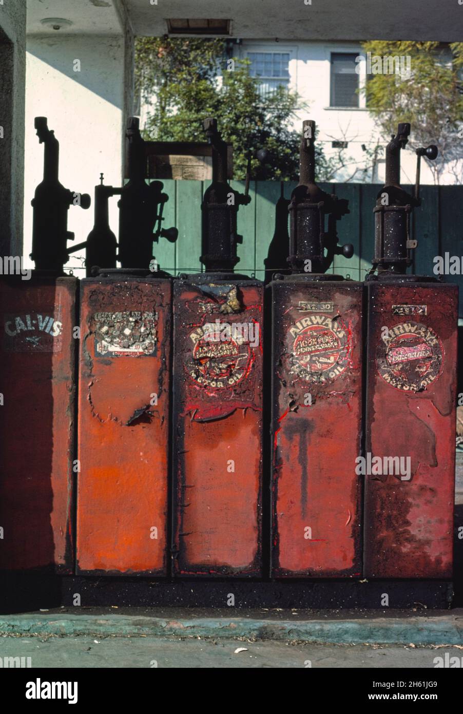 Oil dispensers hi-res stock photography and images - Alamy