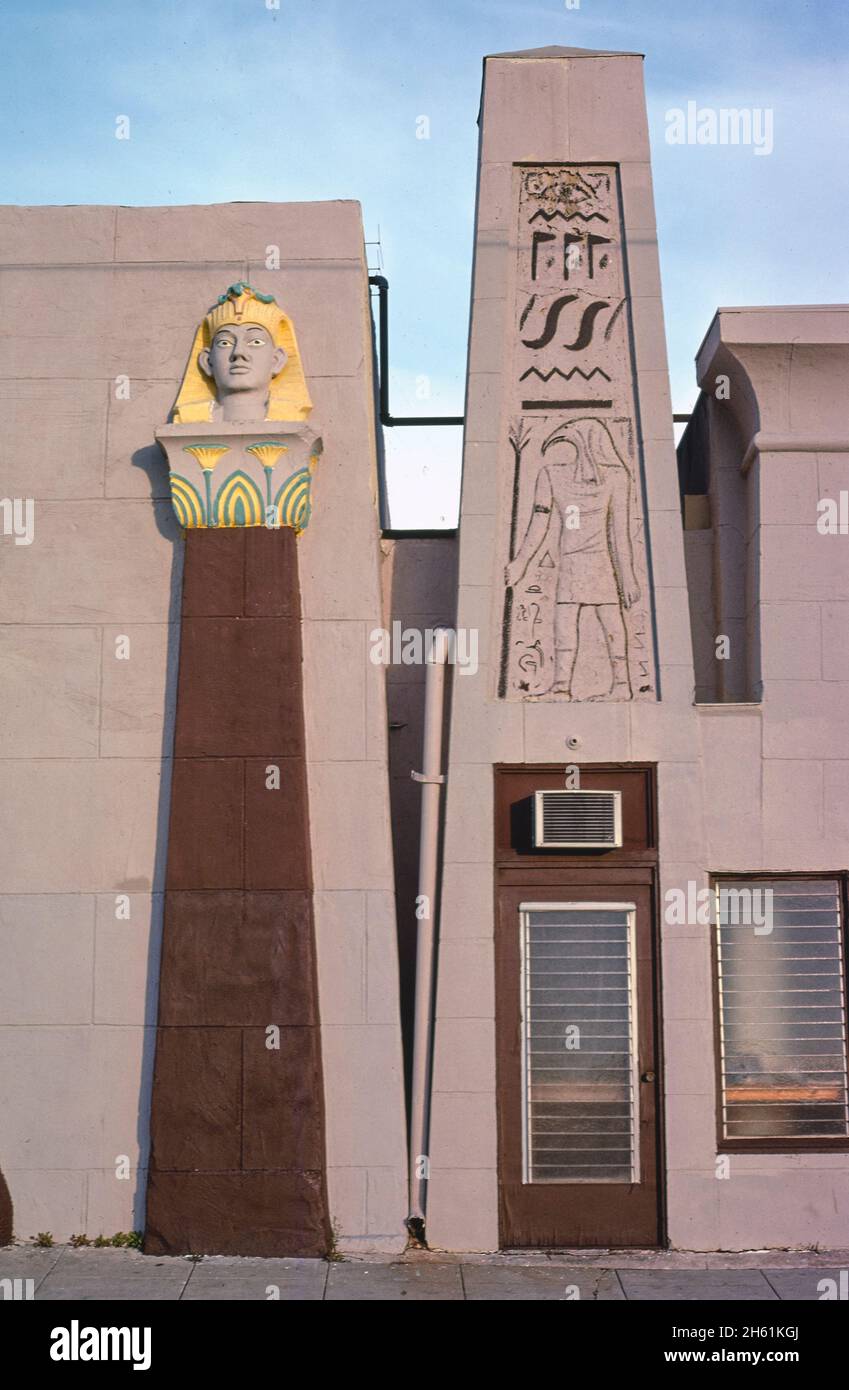 Egyptian garage hi-res stock photography and images - Alamy