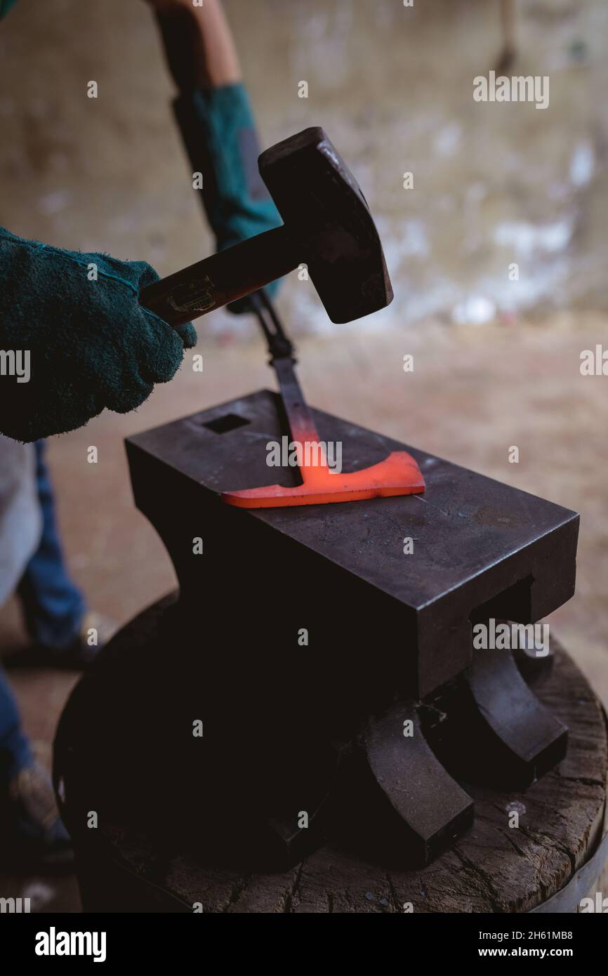 Hand forging hi-res stock photography and images - Alamy