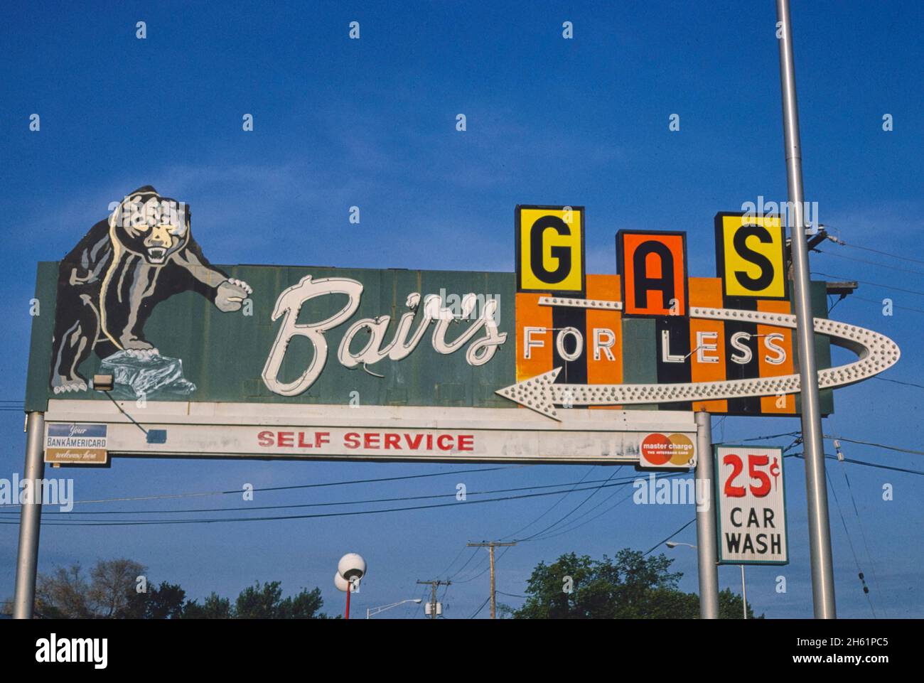 1980s gas station sign hi-res stock photography and images - Alamy
