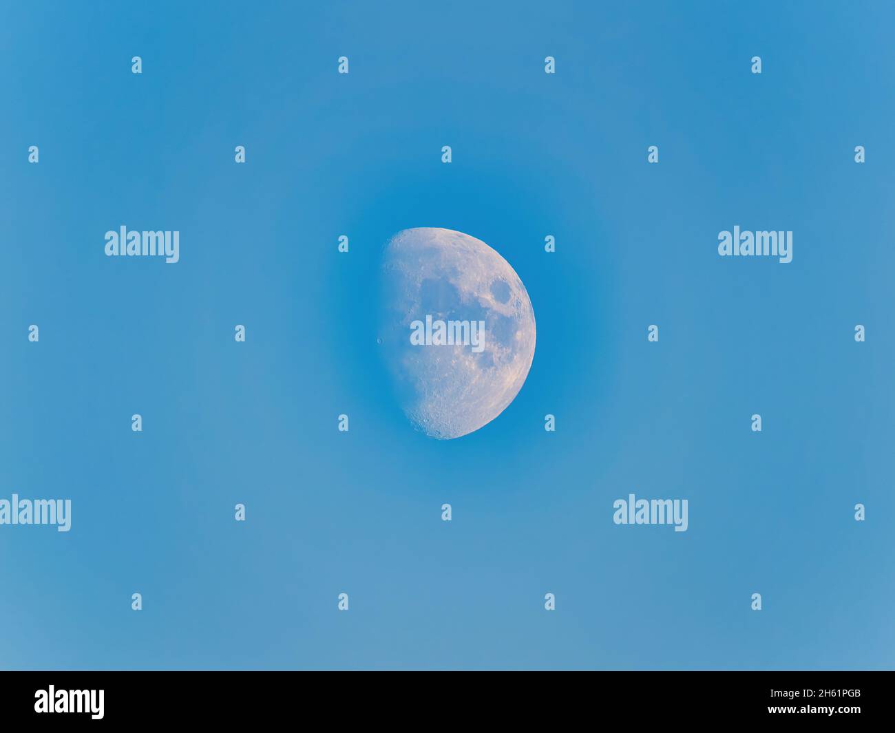 Moon zoomed in hi-res stock photography and images - Alamy