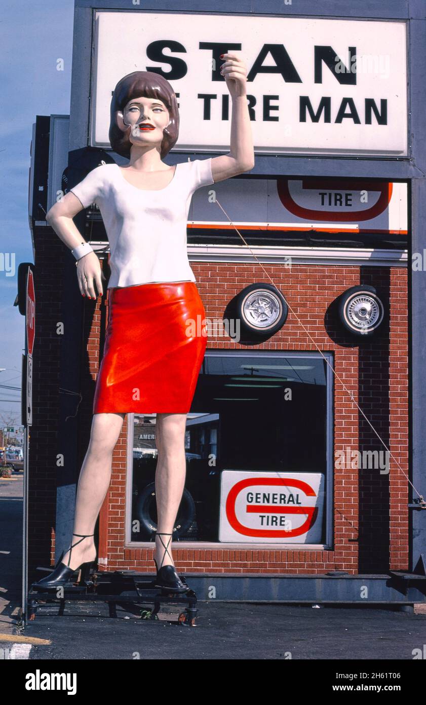 Stan the Tire Man statue, Broadway, Mount Vernon, Illinois; ca. 1988 ...