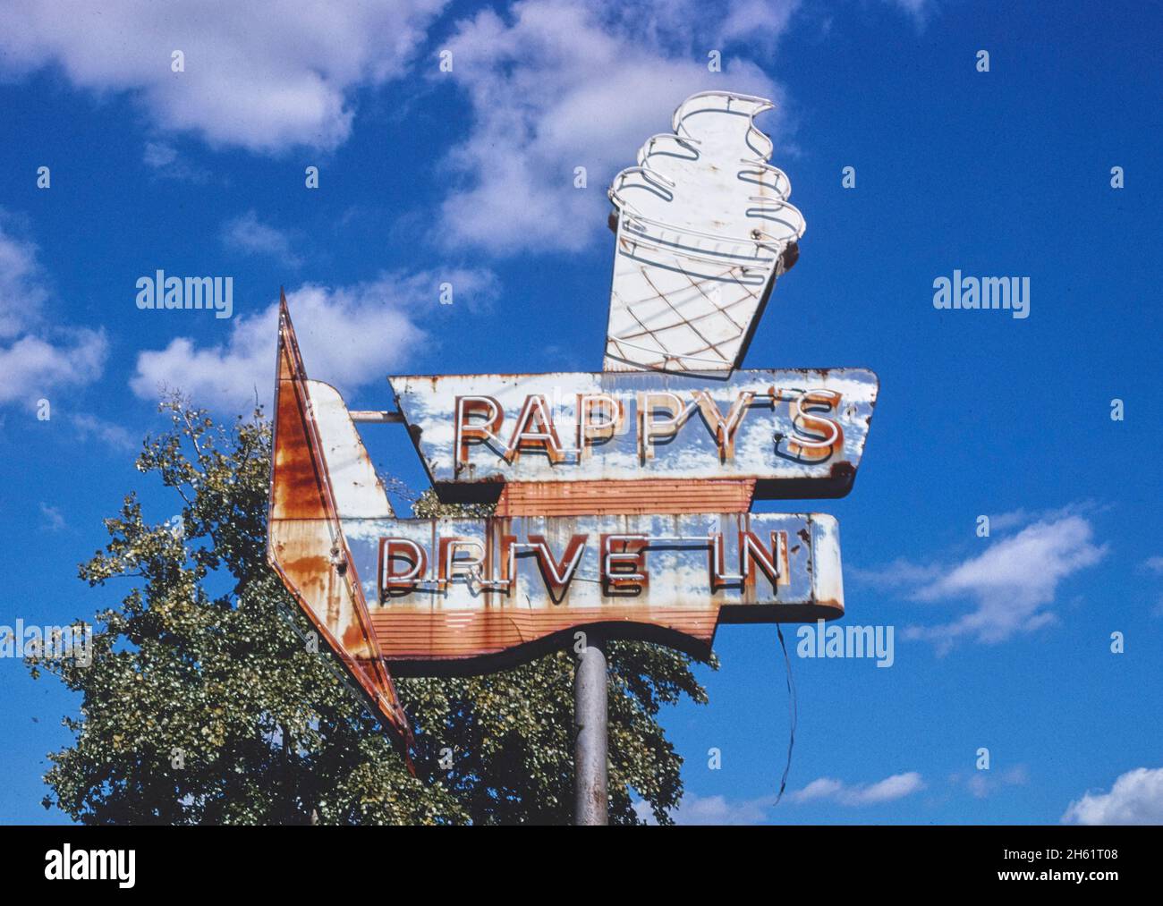 Papps drive in ice cream sign hi-res stock photography and images - Alamy