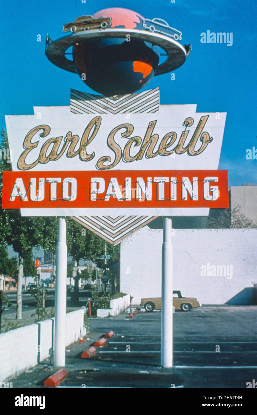Earl scheib sign hi-res stock photography and images - Alamy