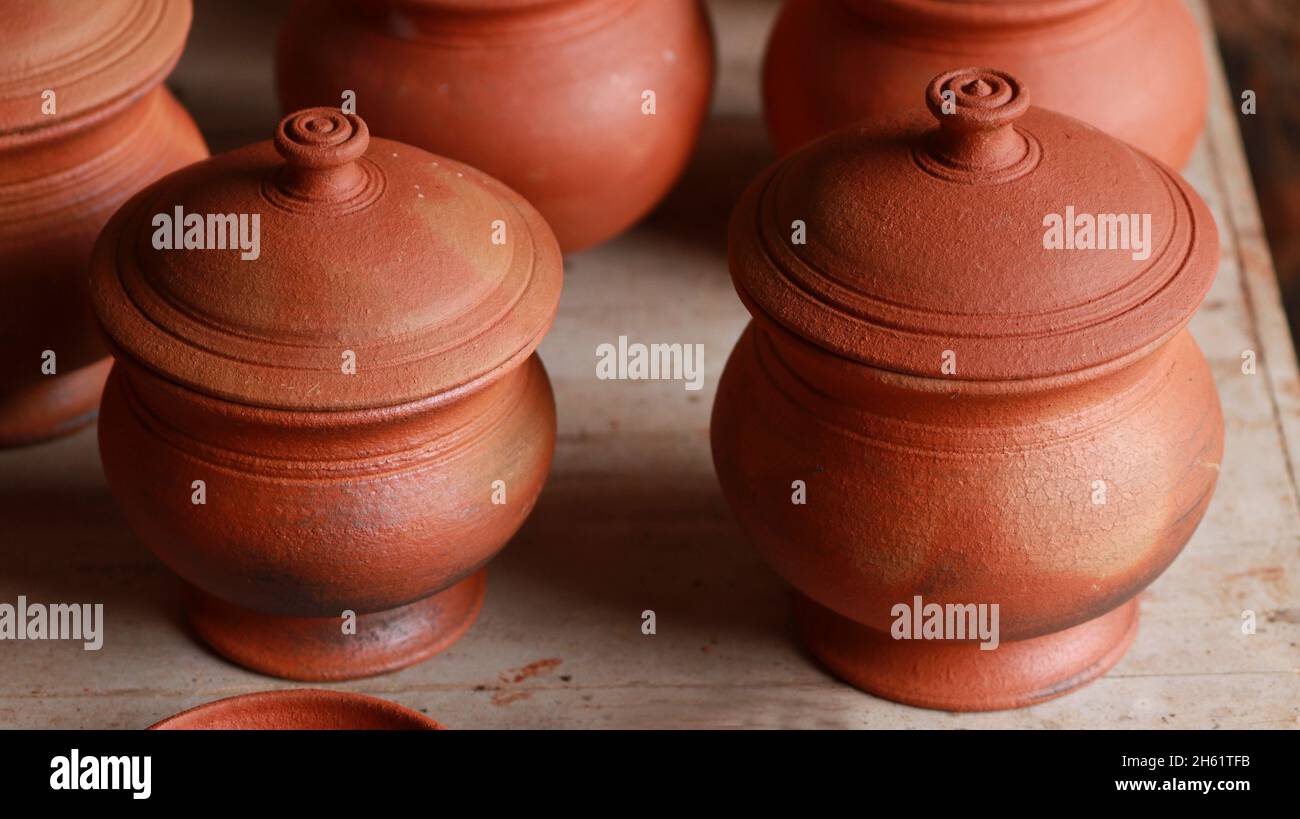 Handmade earthenware vases red clay pots Stock Photo - Alamy