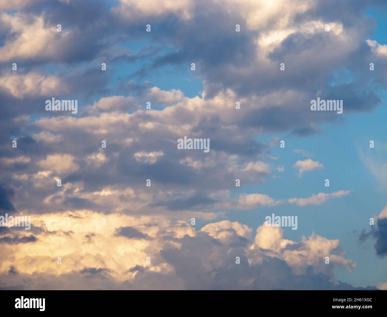 Dramatic clouds in an early evening sky Stock Photo - Alamy
