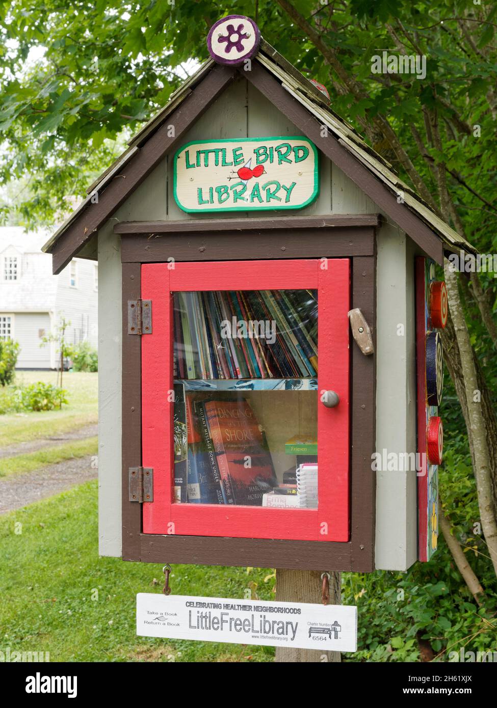 Roadside free library hi-res stock photography and images - Alamy