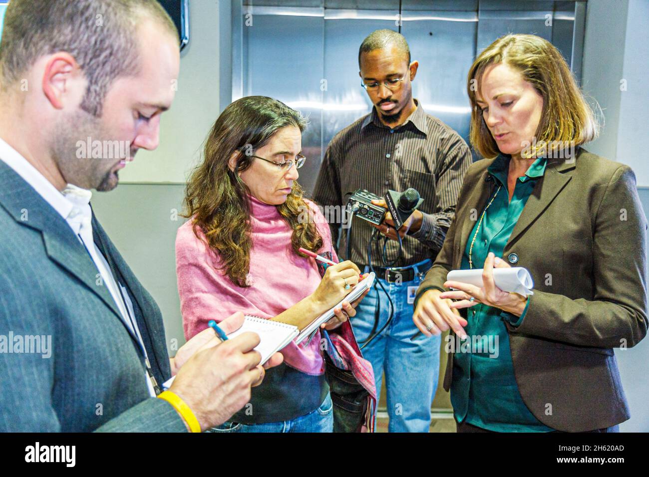 Culture reporters interview hi-res stock photography and images - Alamy