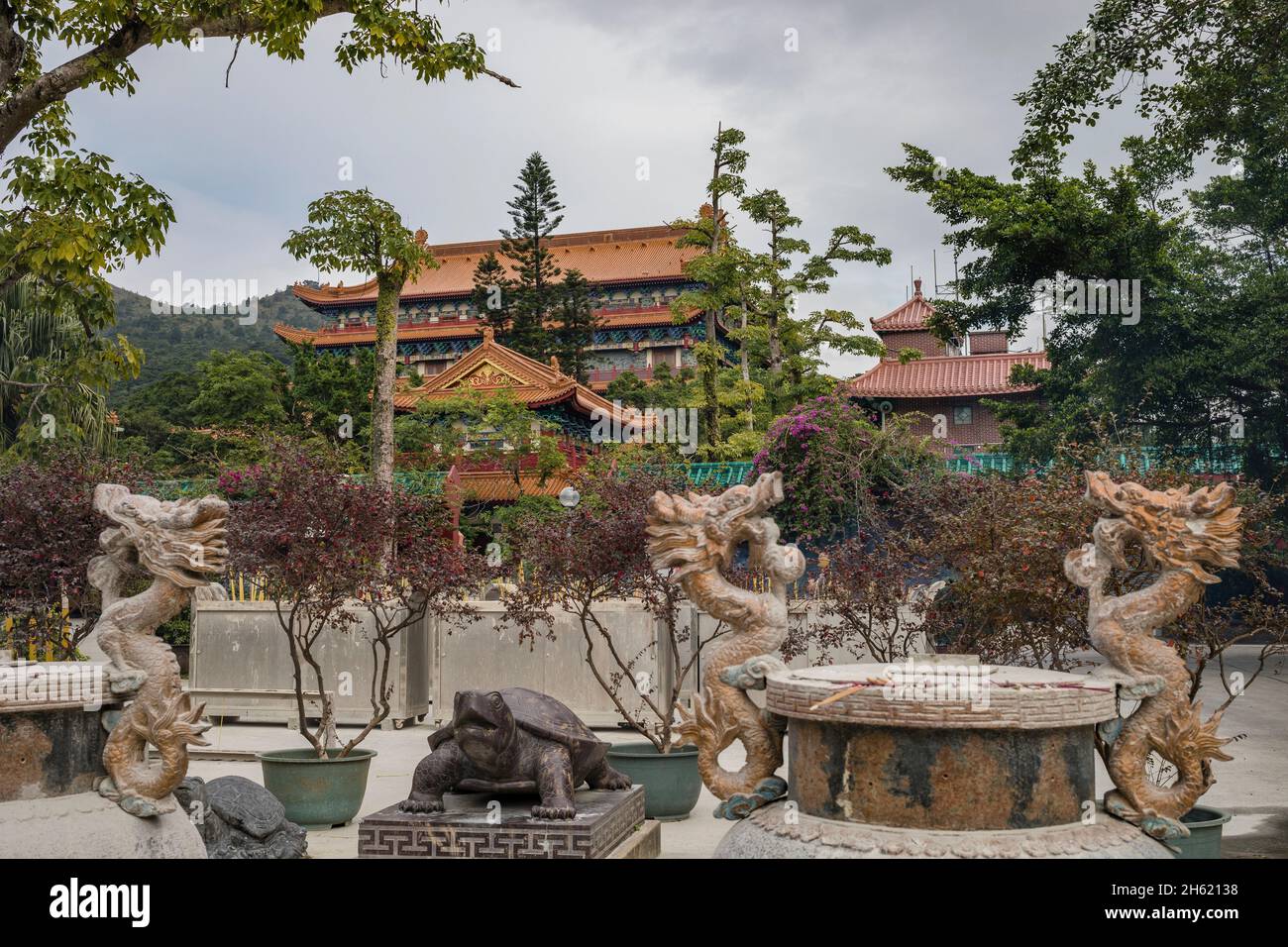 po lin monastery,po lin temple,lantau Stock Photo - Alamy