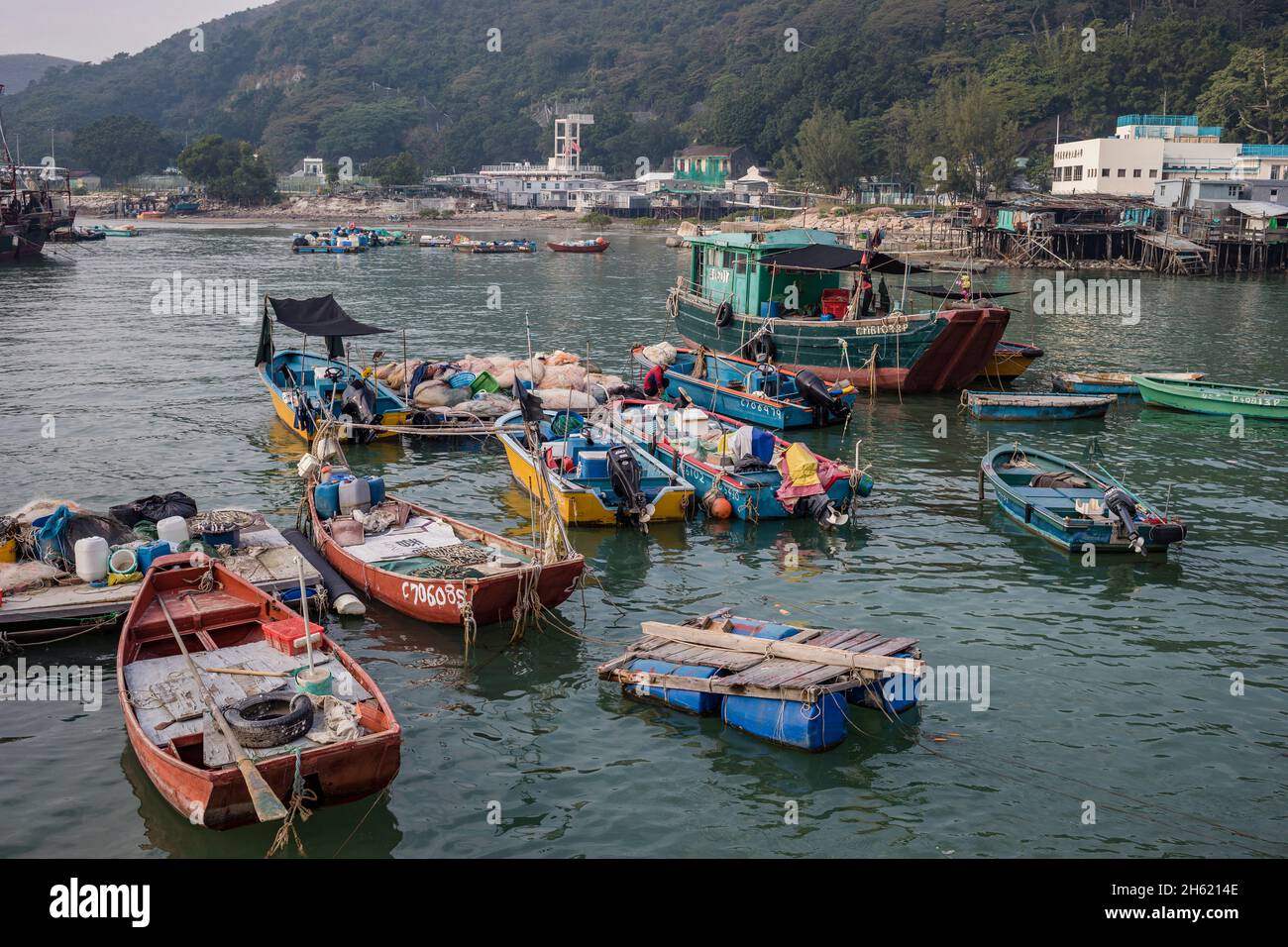 Chinese traditional boats hi-res stock photography and images - Alamy