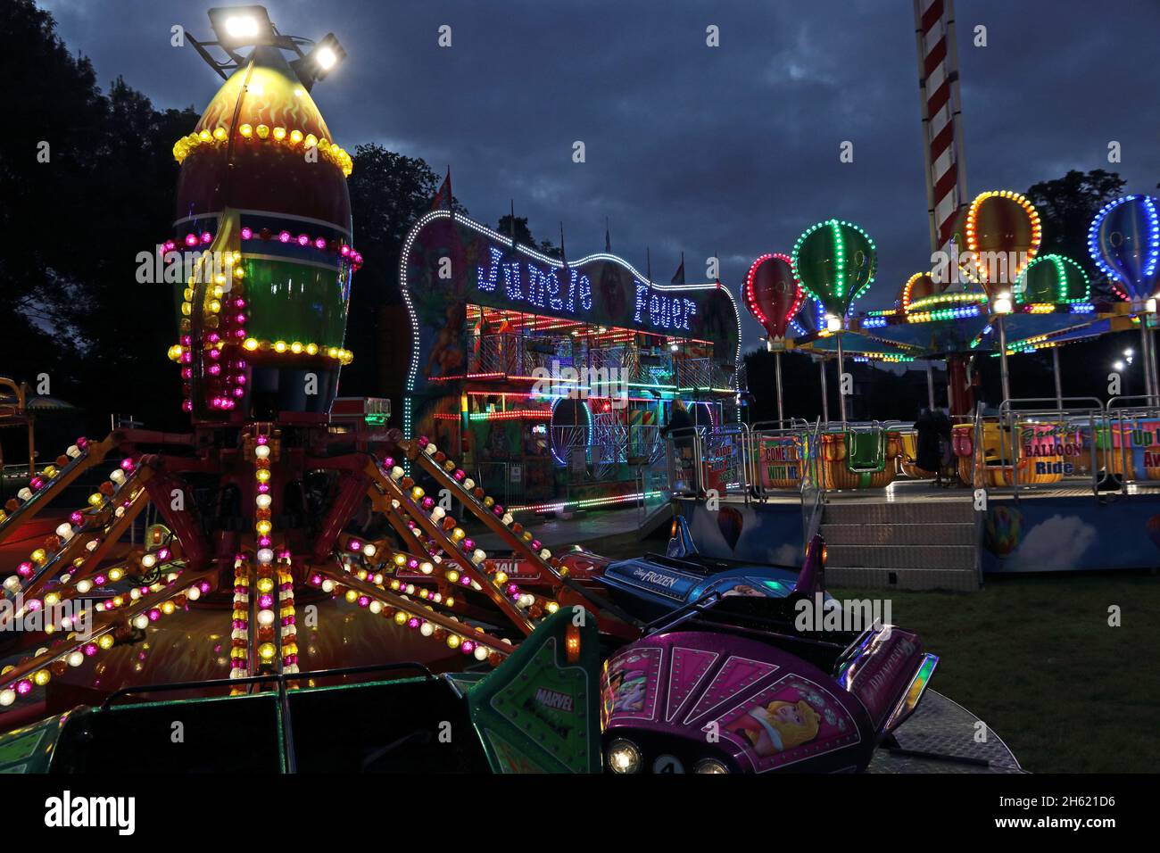 Fairground rides hi-res stock photography and images - Alamy