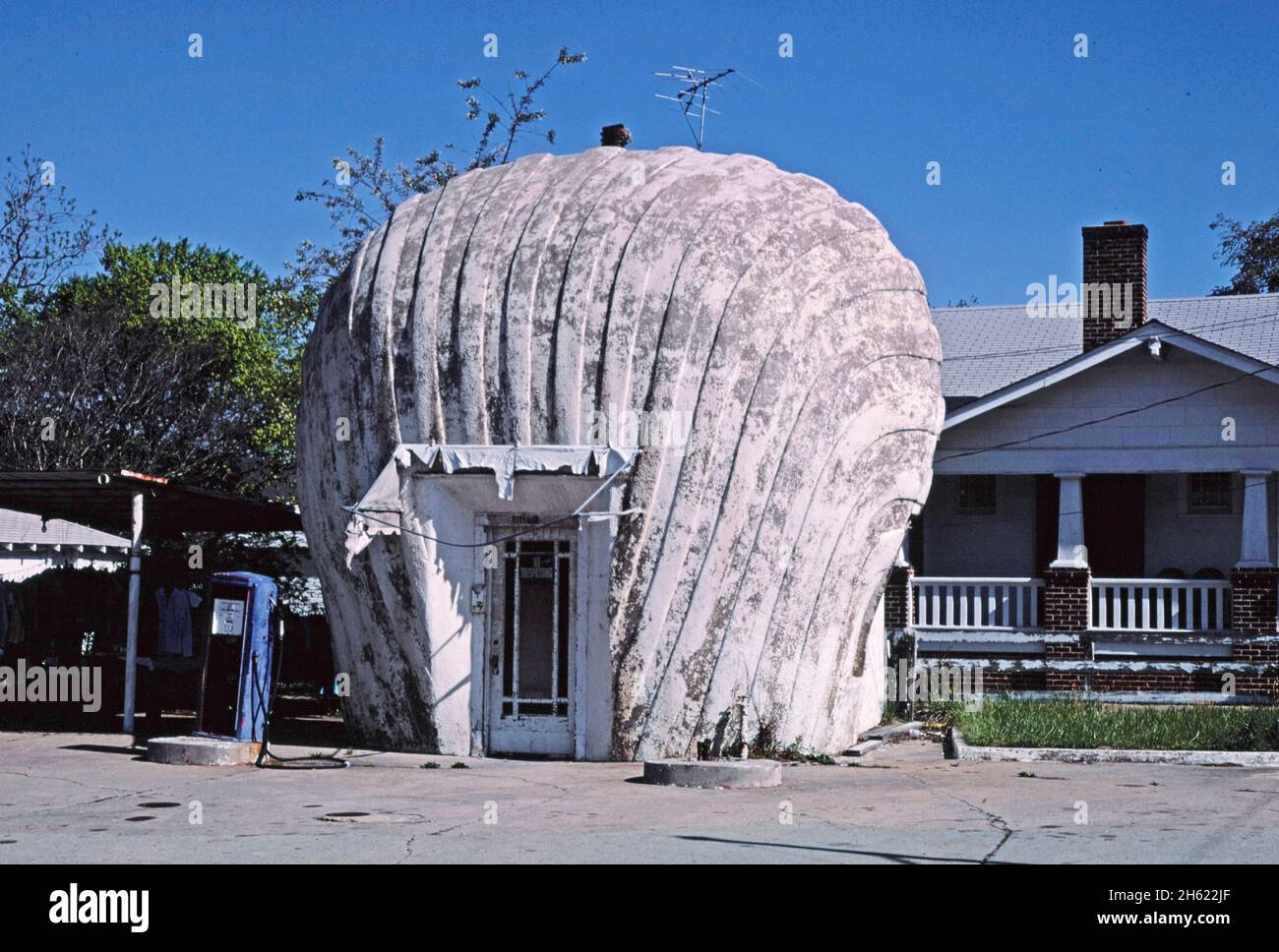 1980s shell gas station hi-res stock photography and images - Alamy