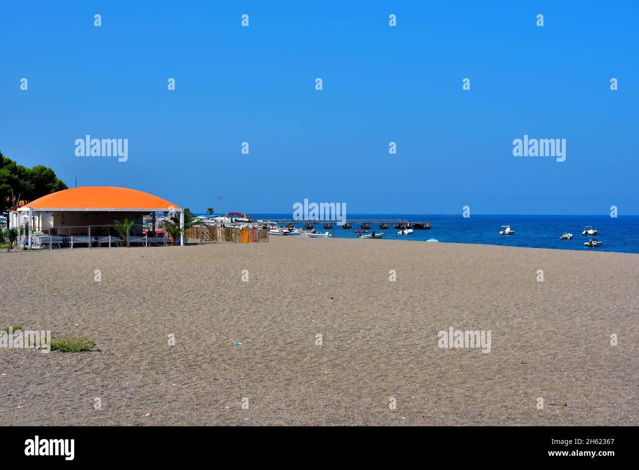beach at patti sicily italy Stock Photo - Alamy