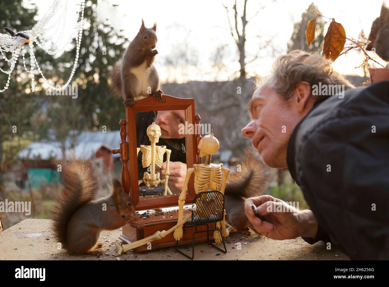 Skeleton of man hi-res stock photography and images - Alamy
