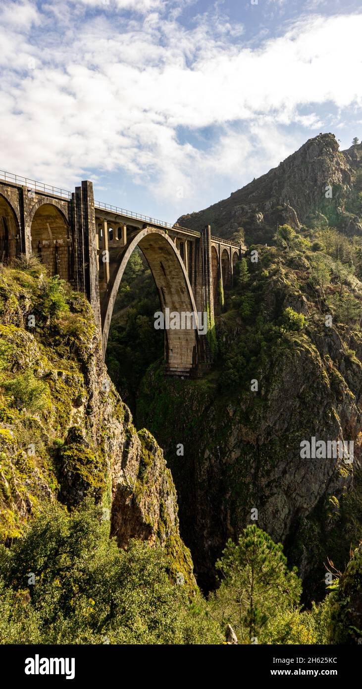Stone built railroad viaduct hi-res stock photography and images - Alamy
