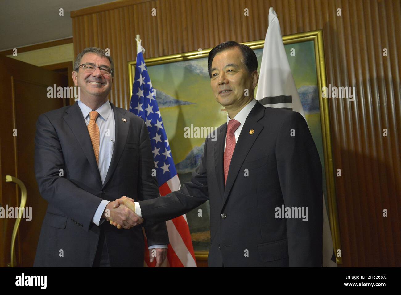 Secretary of Defense Ash Carter poses for an official photo with the ...