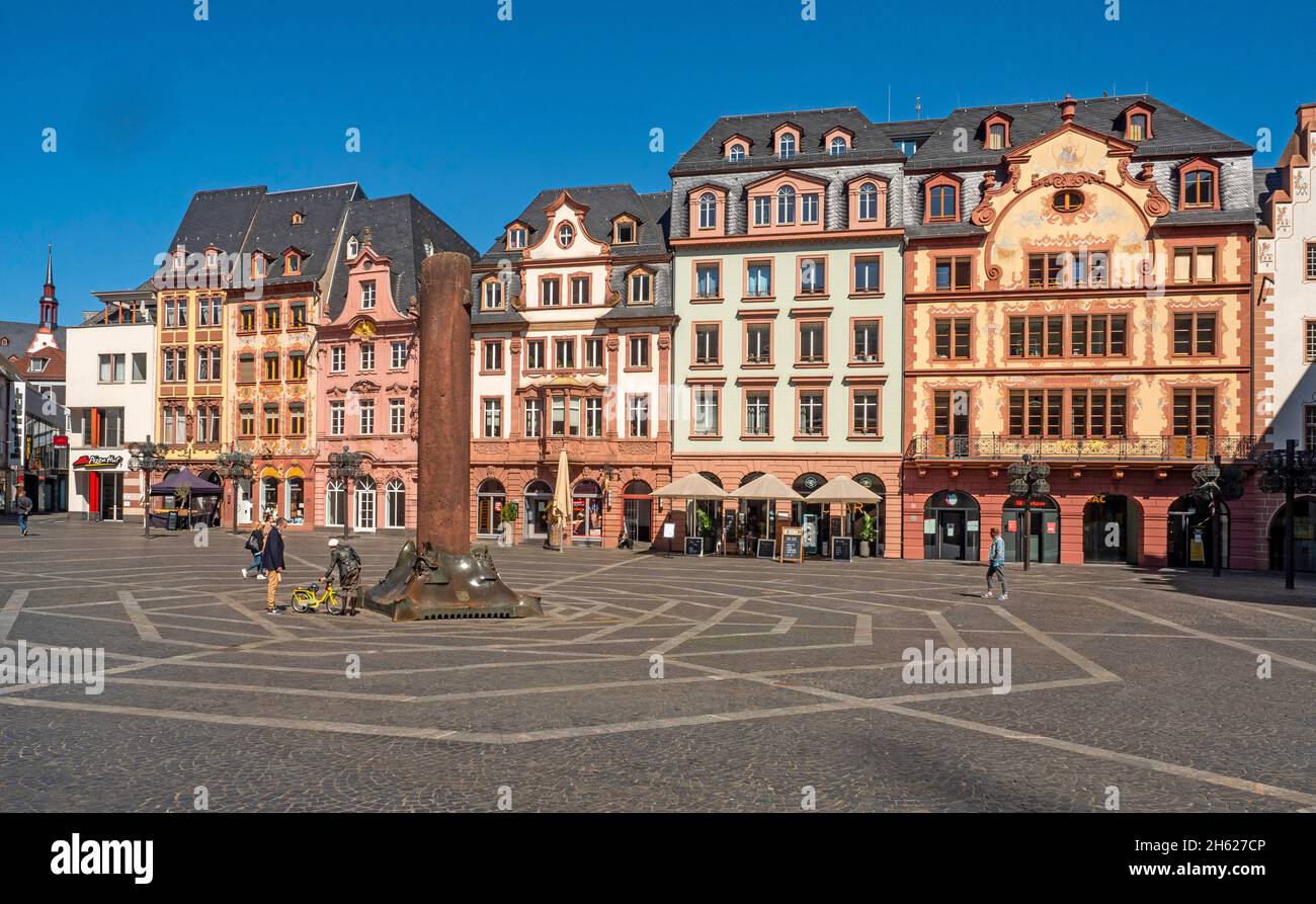 market square with heunensäule,mainz,rhineland-palatinate,germany Stock ...