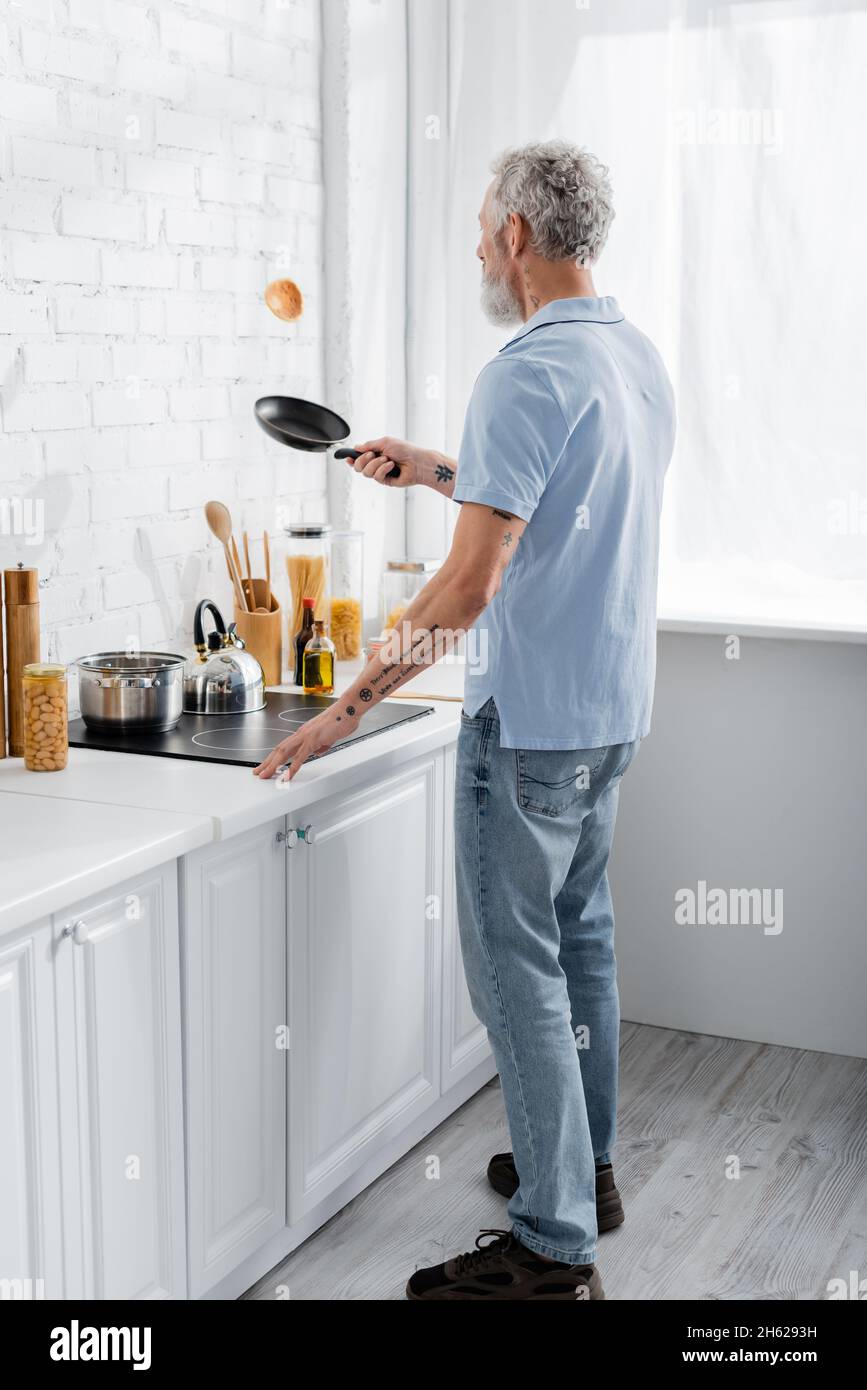 Throwing Kettle High Resolution Stock Photography and Images - Alamy