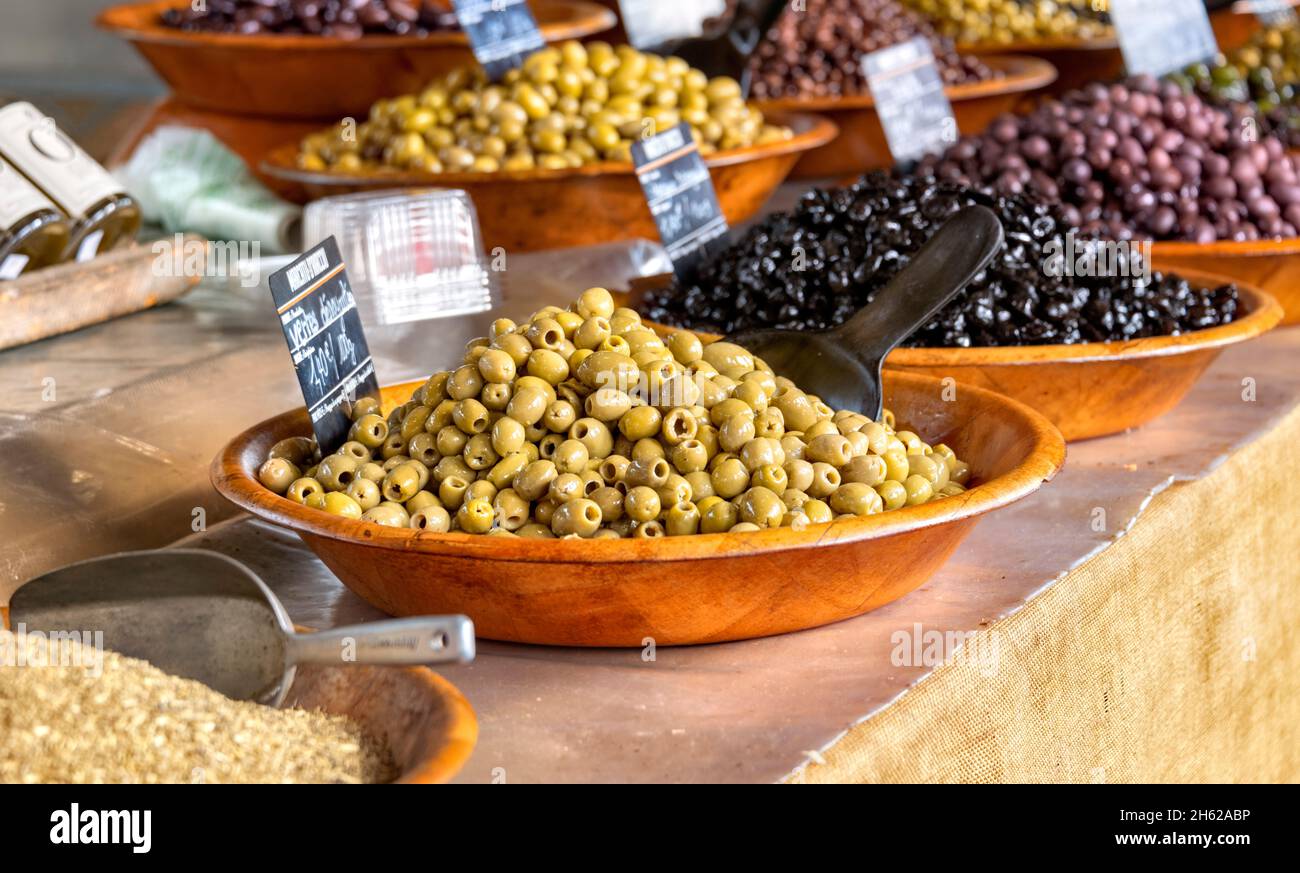 Olive display hi-res stock photography and images - Alamy