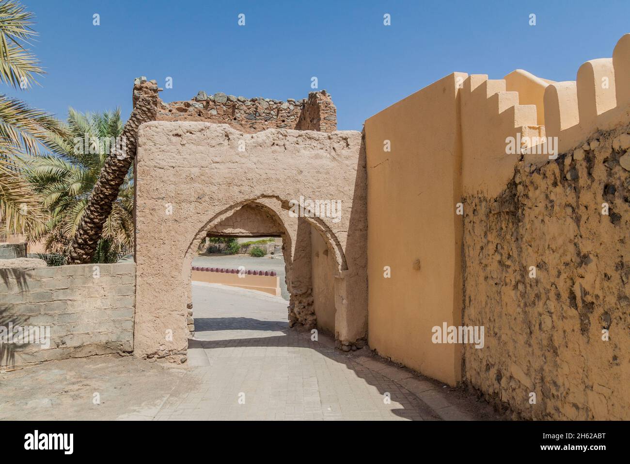 Ibra castle oman hi-res stock photography and images - Alamy