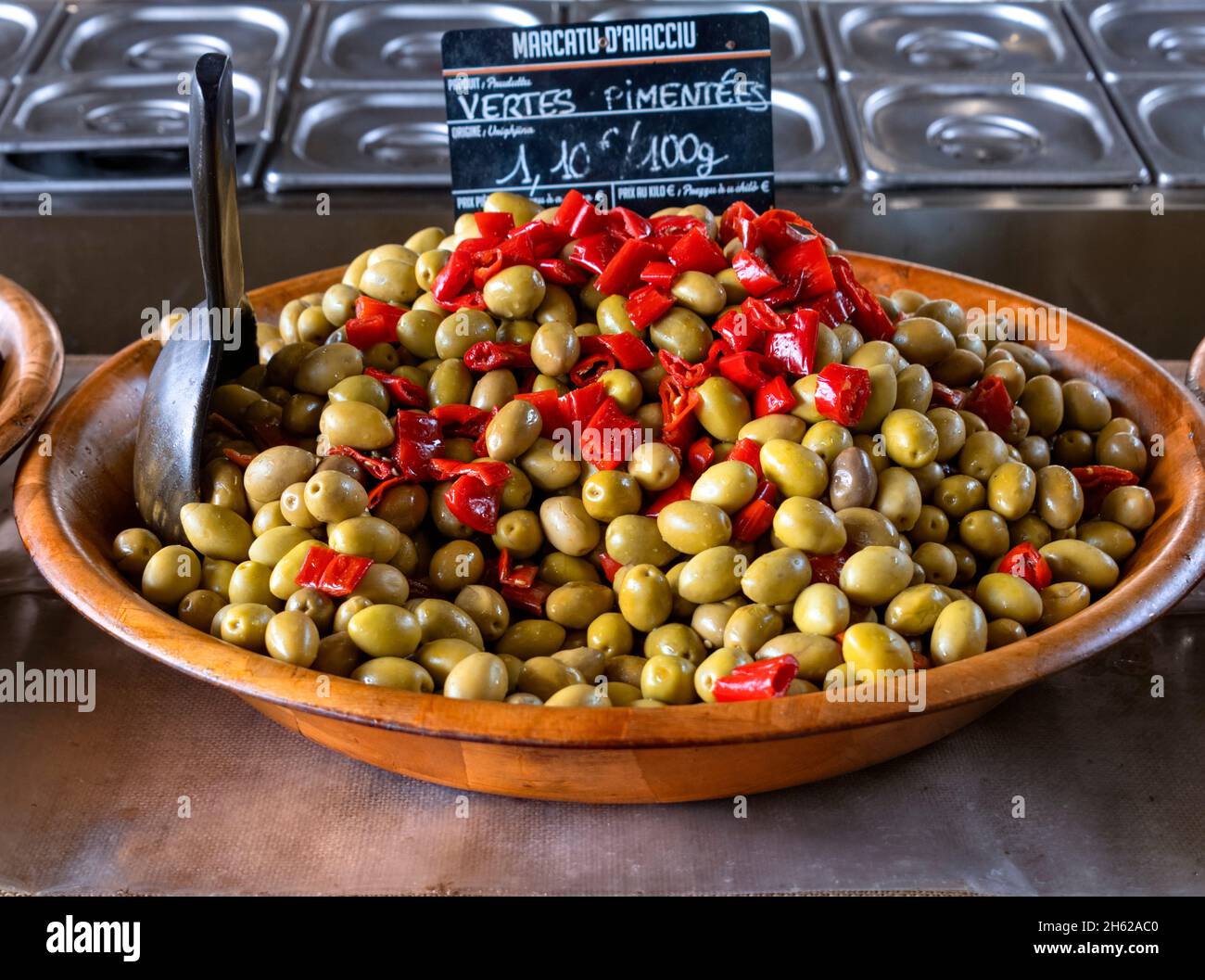 Olive display hi-res stock photography and images - Alamy