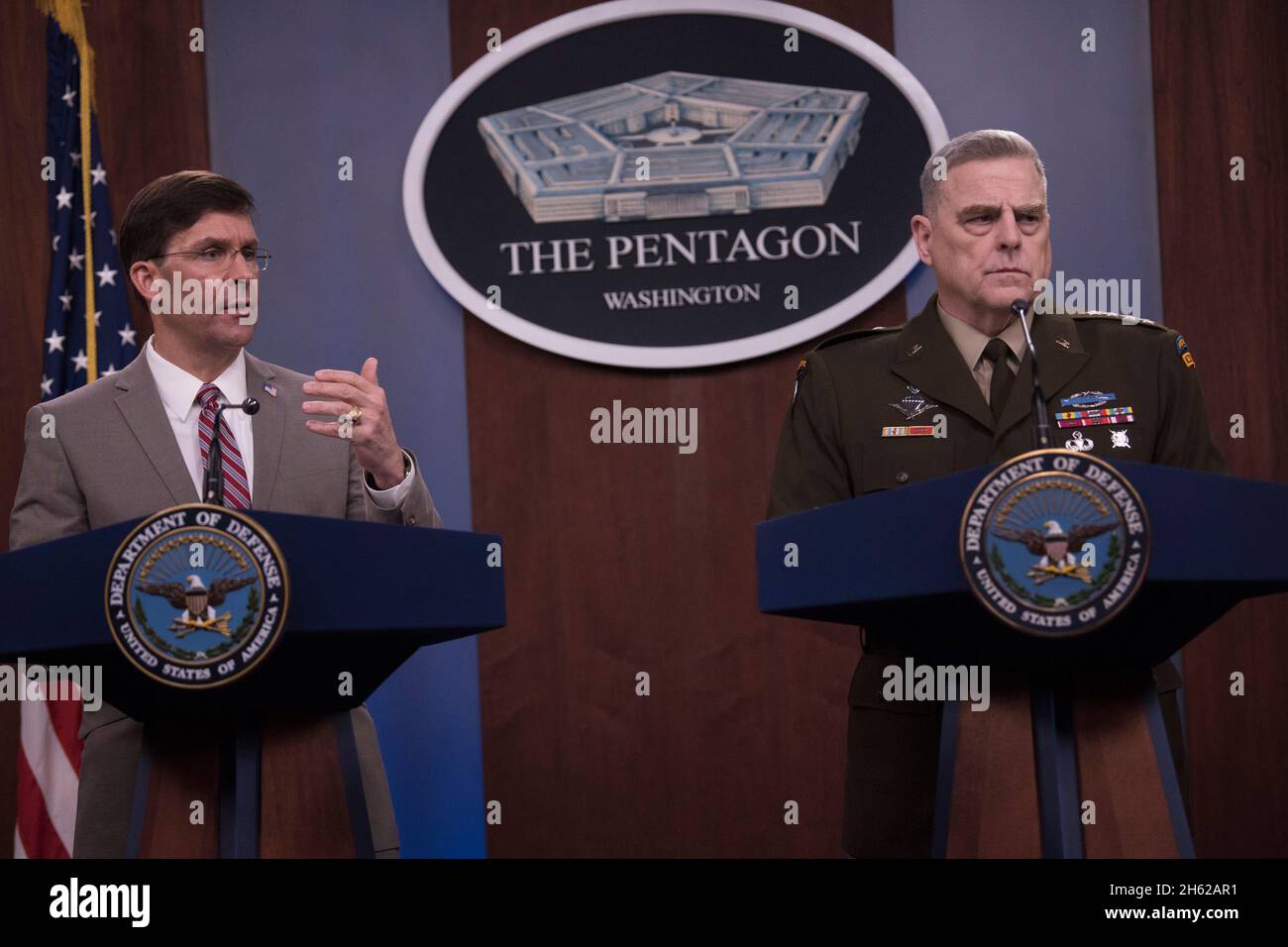 Reportage: Secretary of Defense Dr. Mark T. Esper and Chairman of the ...