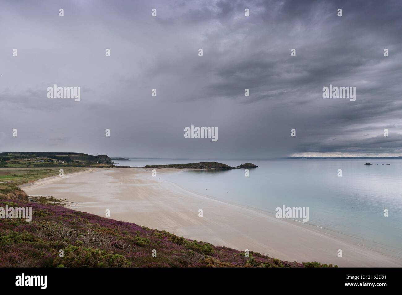 Beach showers hi-res stock photography and images - Alamy